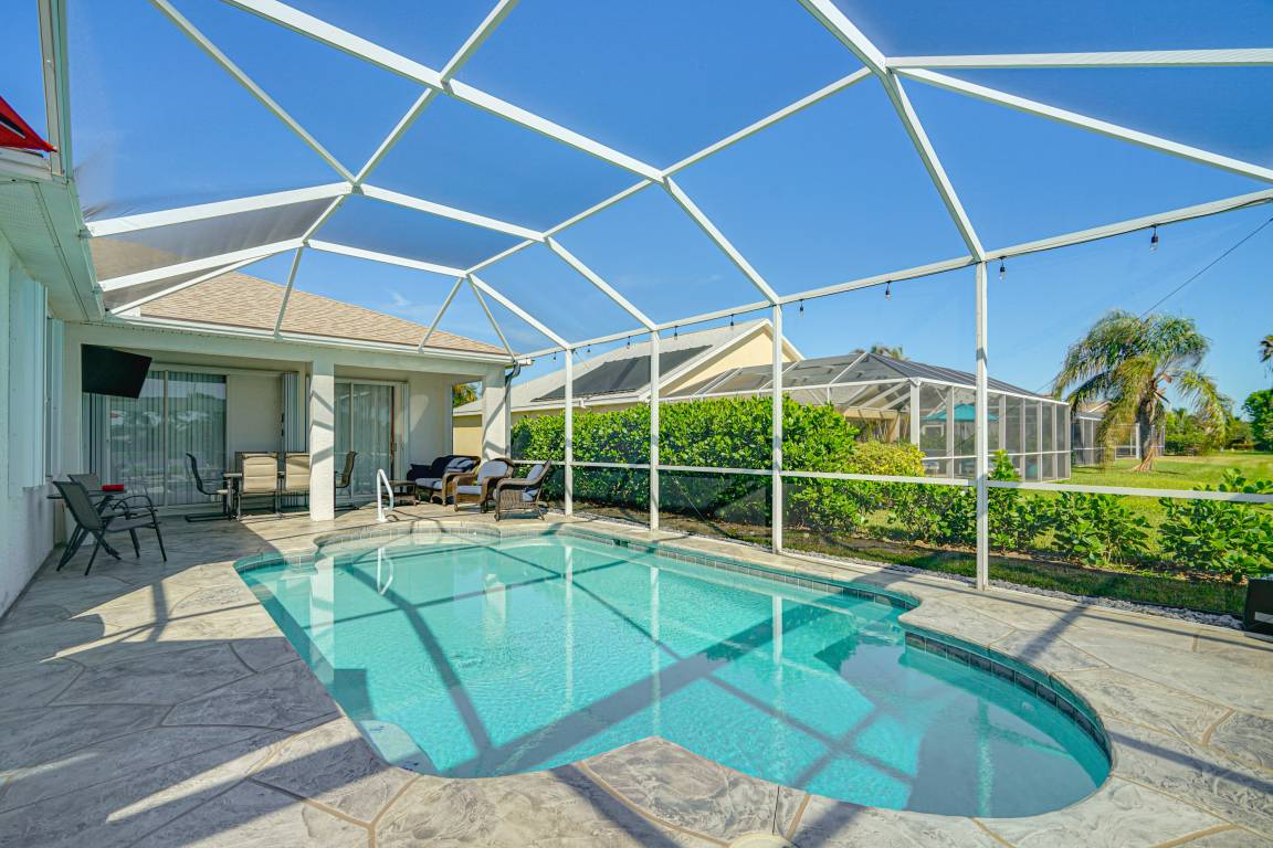 204 M² House ∙ 4 Bedrooms ∙ 11 Guests - Fort Myers Beach, FL