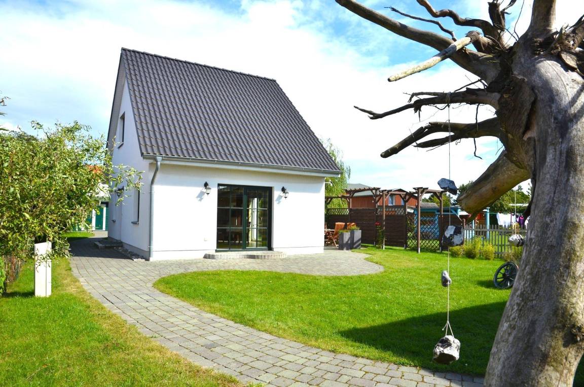 70 M² Ferienhaus ∙ 2 Schlafzimmer ∙ 4 Gäste - Glowe