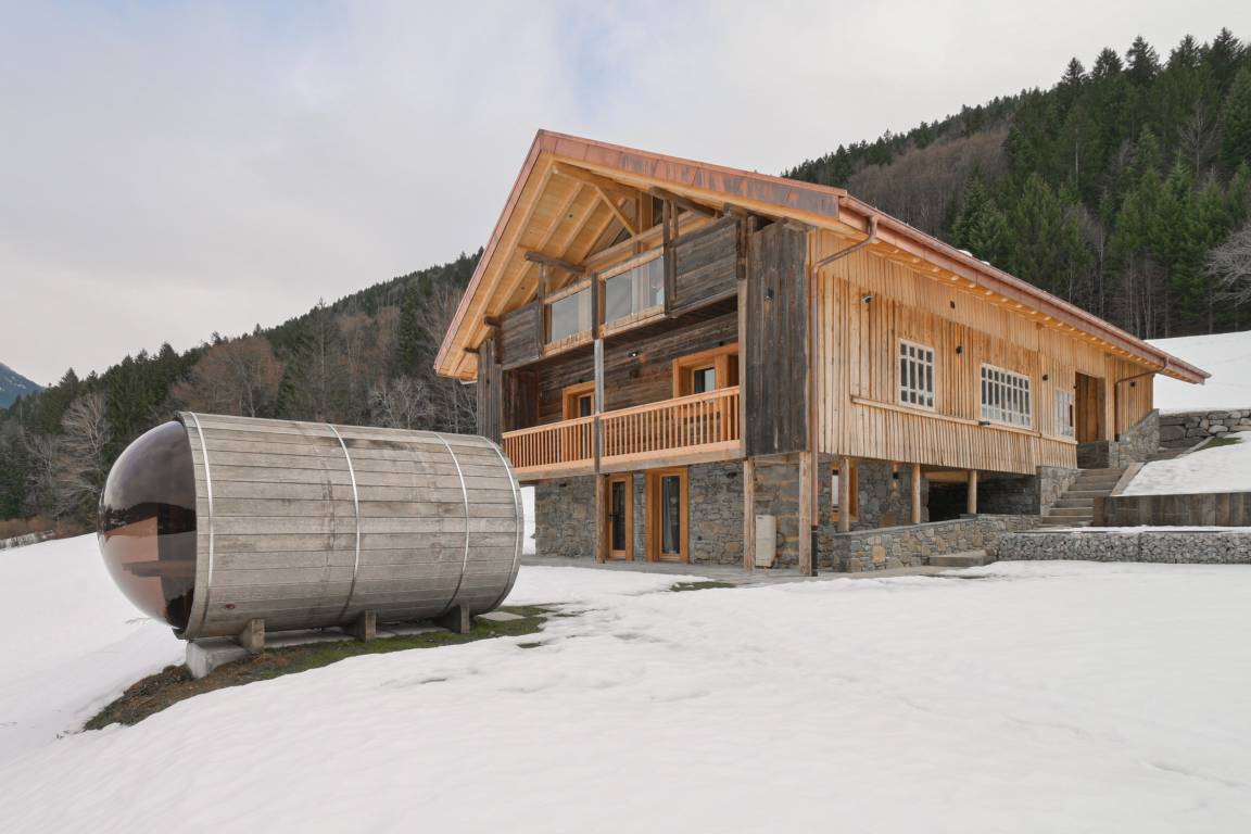 215 M² Cottage ∙ 6 Bedrooms ∙ 14 Guests - Alps