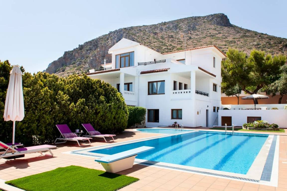 Villa ∙ 3 Bedrooms ∙ 8 Guests - Hersonissos