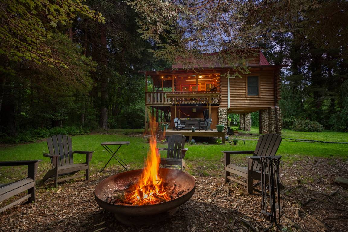 94 M² Cabin ∙ 2 Bedrooms ∙ 4 Guests - Black Mountain, NC