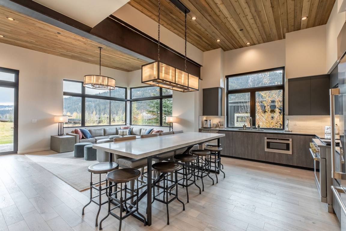 Cabin ∙ 5 Bedrooms ∙ 14 Guests - Wyoming