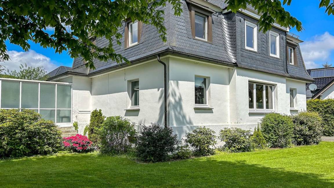 215 M² Ferienhaus ∙ 6 Schlafzimmer ∙ 12 Gäste - Winterberg