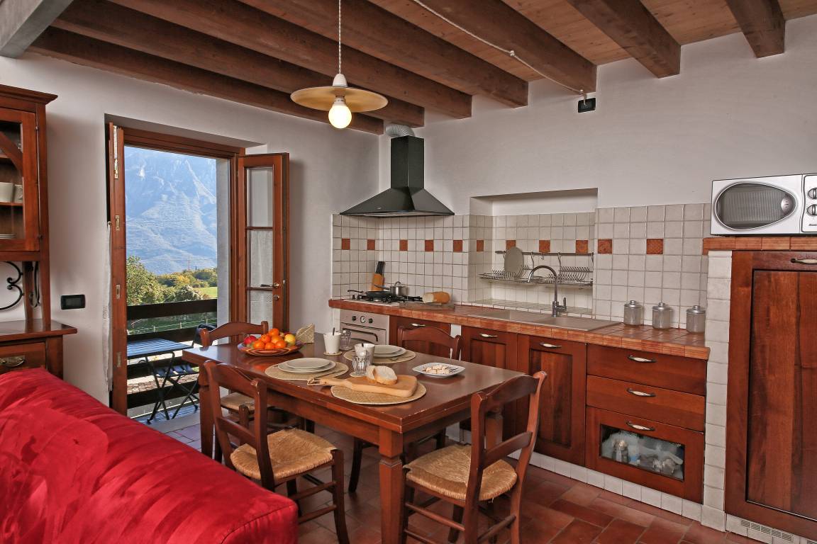 69 M² Farmhouse ∙ 2 Bedrooms ∙ 6 Guests - Limone Sul Garda