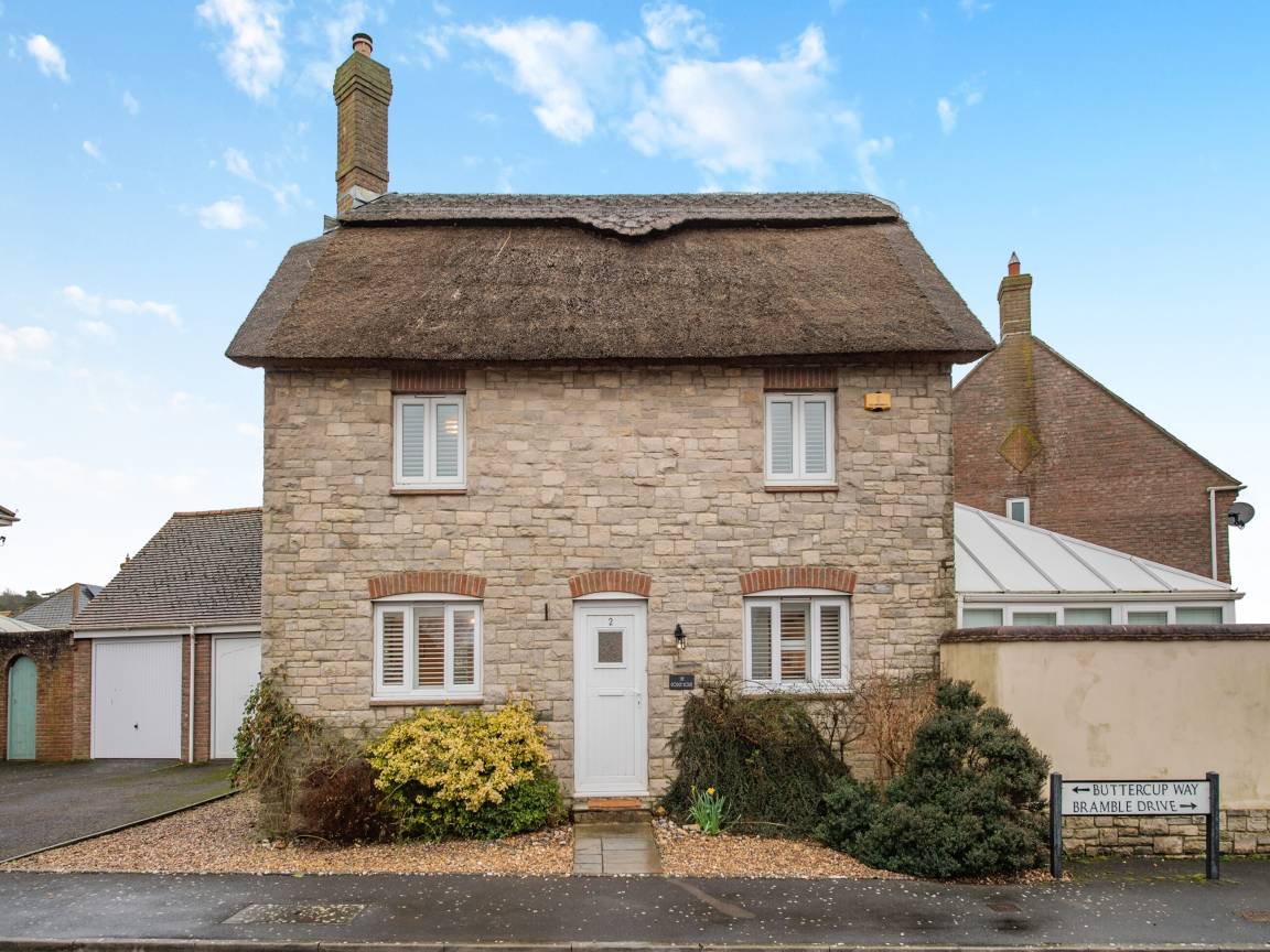 Cottage ∙ 3 Bedrooms ∙ 5 Guests - Burton Bradstock