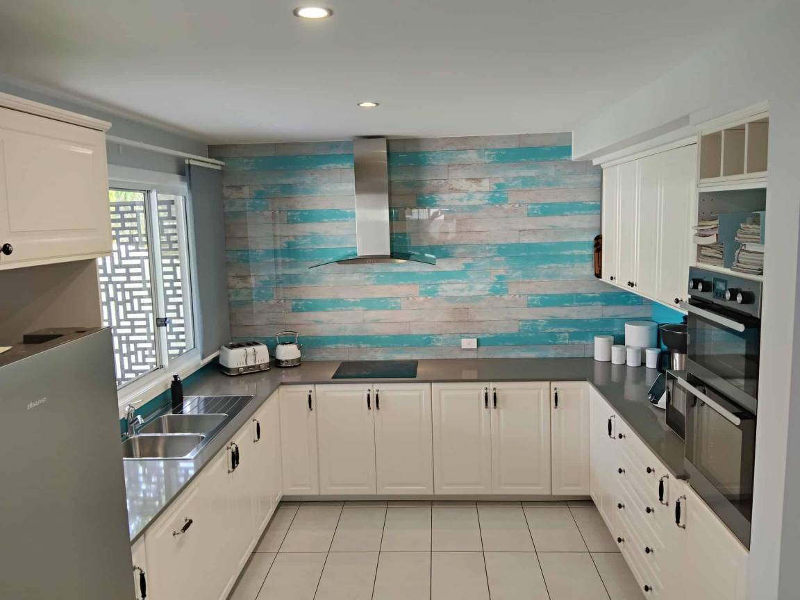 200 M² Talo ∙ 5 Makuuhuonetta ∙ 10 Vierasta - Brisbane