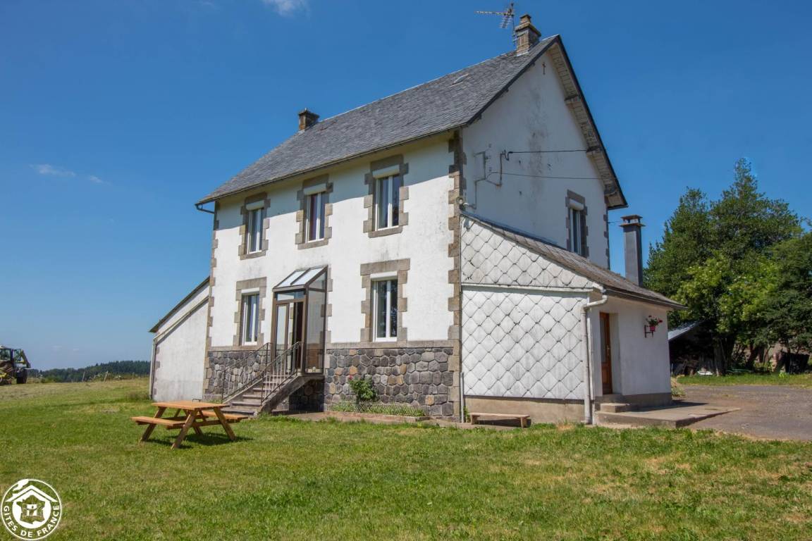 150 M² Gîte ∙ 4 Chambres ∙ 6 Personnes - La Bourboule