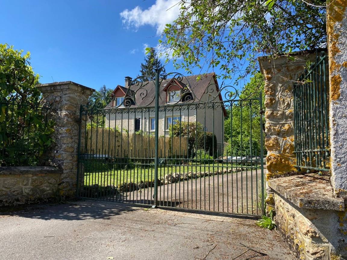 250 M² Cottage ∙ 6 Chambres ∙ 12 Personnes - Château-du-Loir