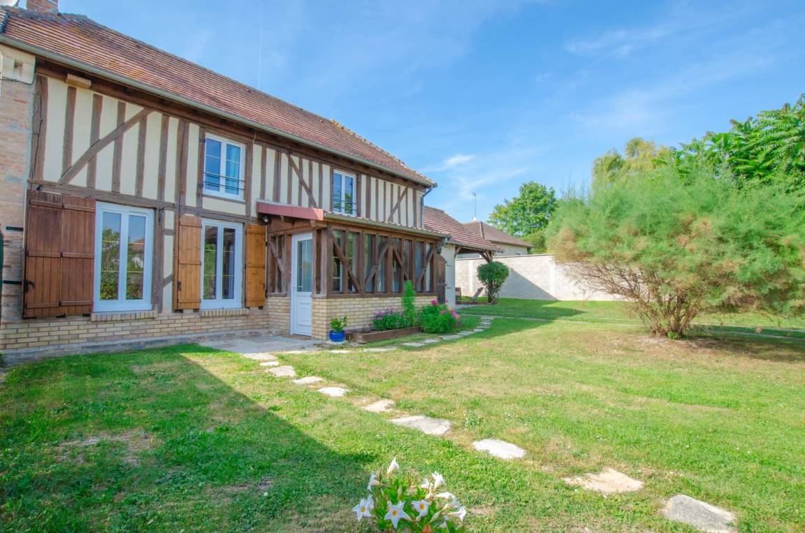 100 M² Gîte ∙ 3 Chambres ∙ 6 Personnes - Arcis-sur-Aube