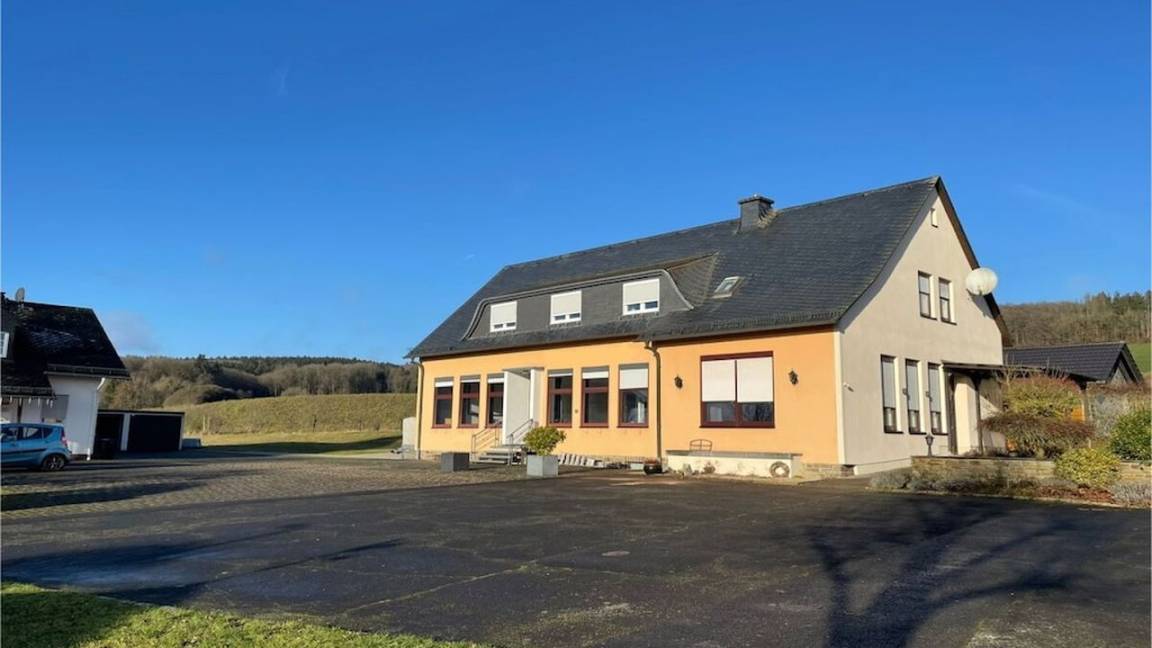 300 M² House ∙ 6 Bedrooms ∙ 14 Guests - Daun