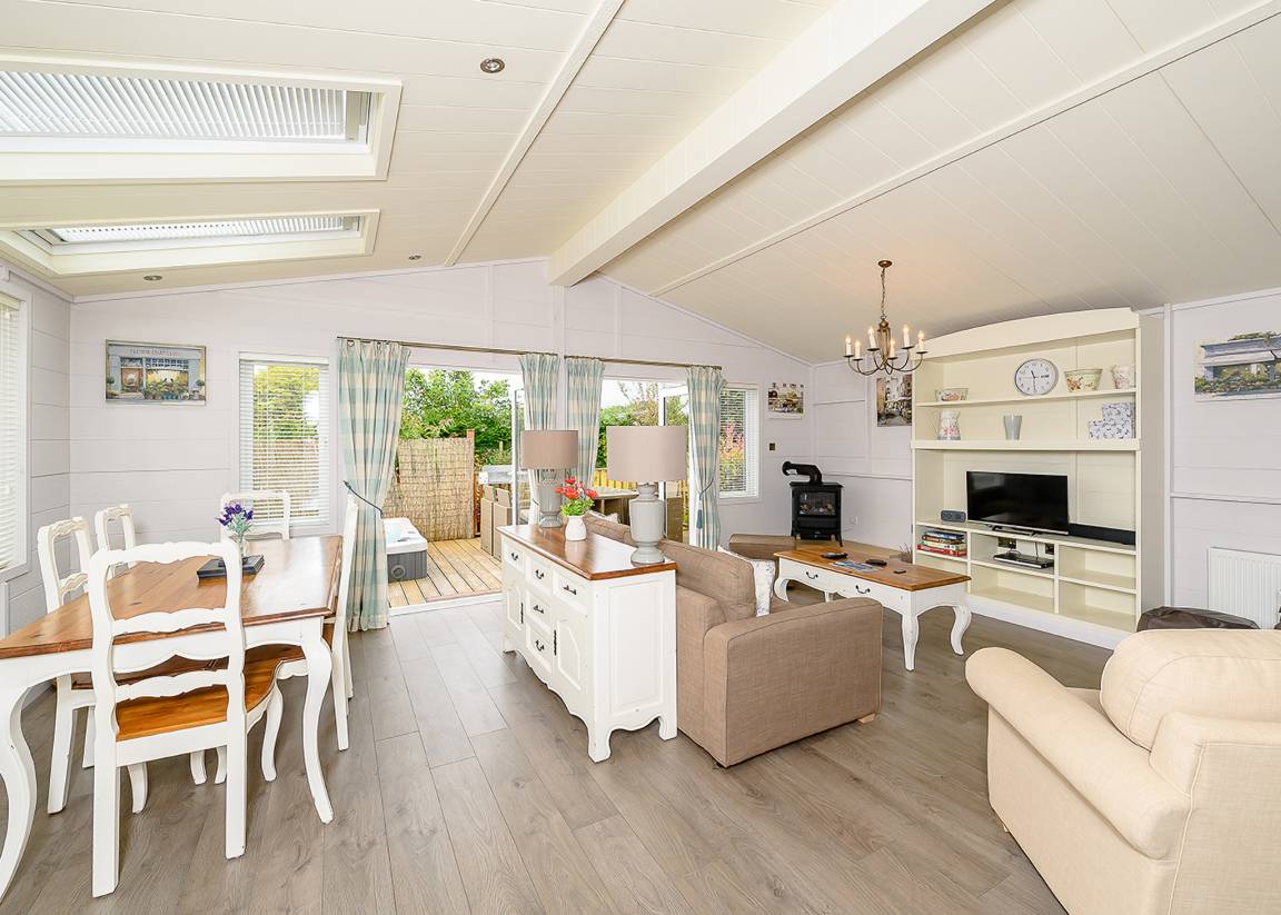 Chalet ∙ 2 Bedrooms ∙ 4 Guests - Honiton