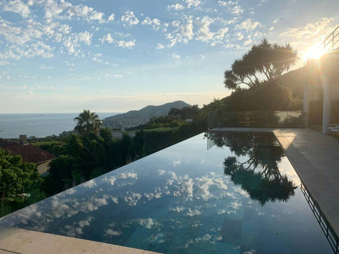 220 M² House ∙ 4 Bedrooms ∙ 8 Guests - Carqueiranne