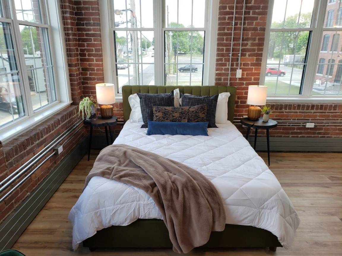 70 M² Studio Flat ∙ 1 Bedroom ∙ 2 Guests - Manchester, NH