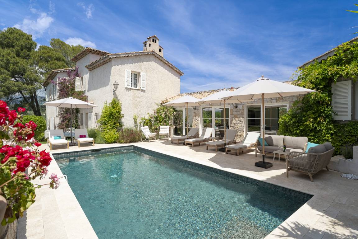 325 M² Villa ∙ 7 Bedrooms ∙ 14 Guests - Valbonne