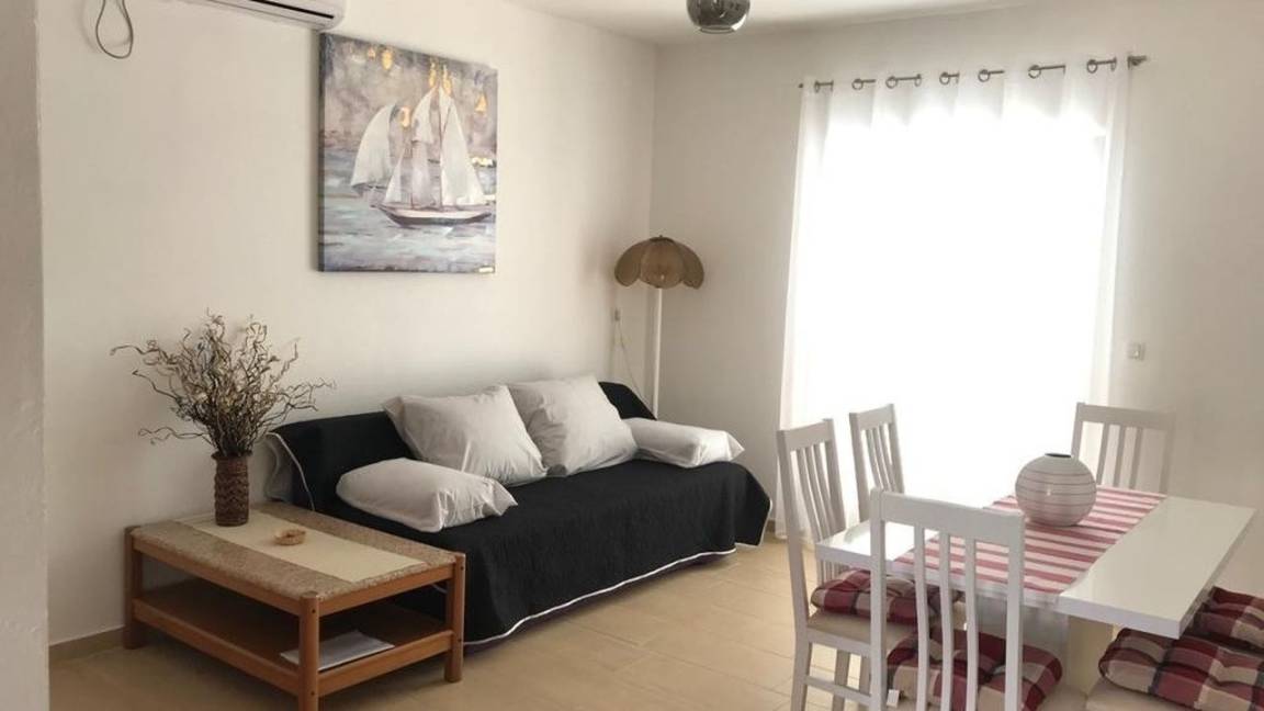 136 M² Ferienwohnung ∙ 4 Schlafzimmer ∙ 12 Gäste - Nin