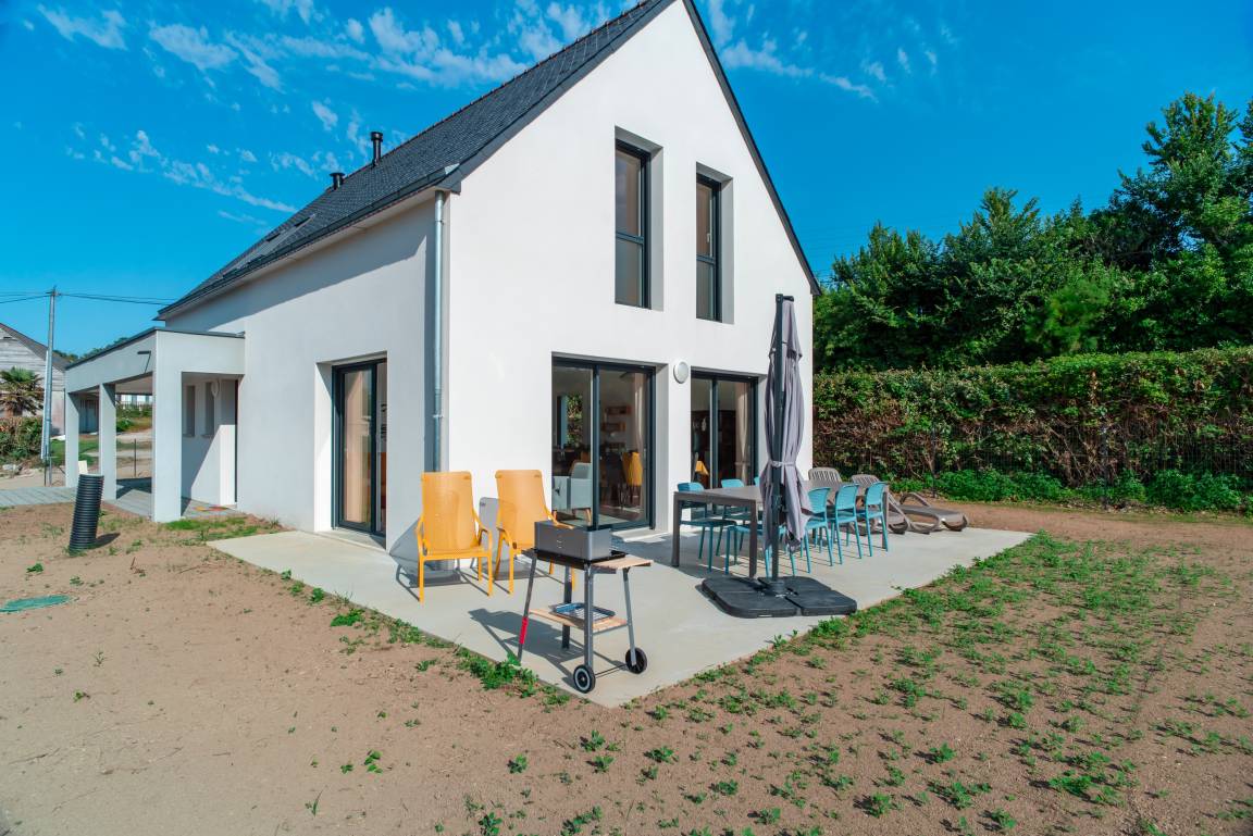 130 M² Maison De Vacances ∙ 4 Chambres ∙ 12 Personnes - Plomodiern