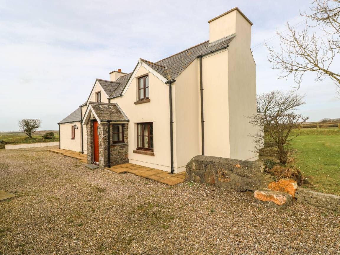 Cottage ∙ 4 Bedrooms ∙ 8 Guests - Solva