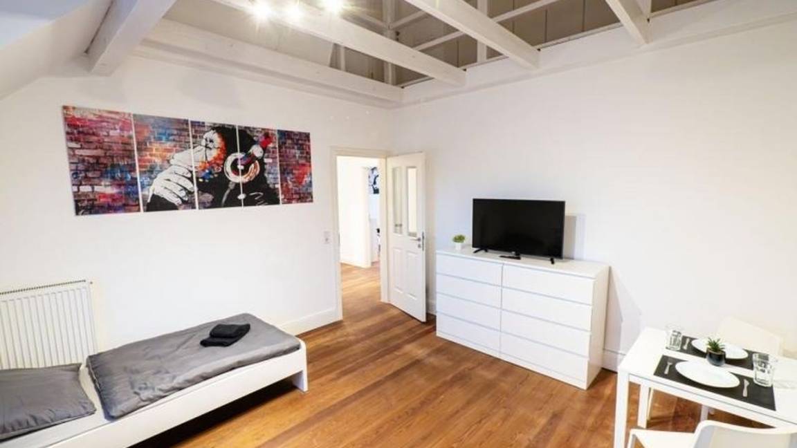 130 M² Ferienwohnung ∙ 4 Schlafzimmer ∙ 7 Gäste - Bargteheide