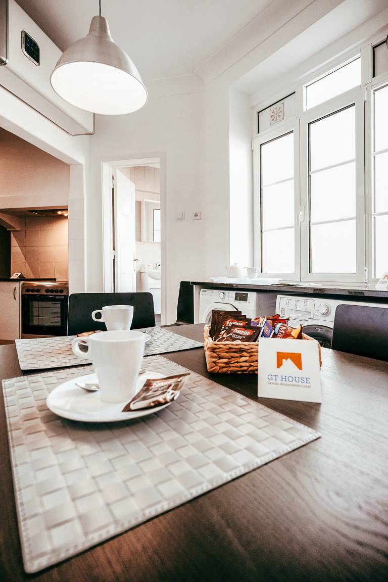 195 M² Apartamento ∙ 7 Habitaciones ∙ 14 Huéspedes - Lisboa