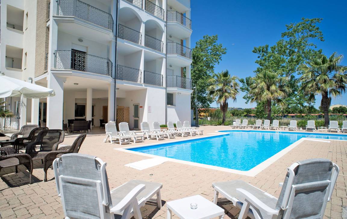 42 M² Apartamento ∙ 1 Habitación ∙ 4 Huéspedes - Giulianova