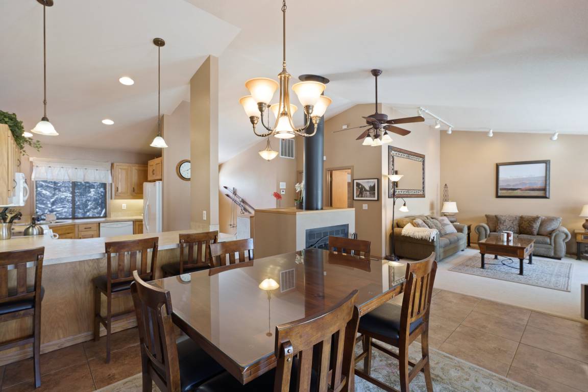 180 M² House ∙ 4 Bedrooms ∙ 8 Guests - Sunriver, OR