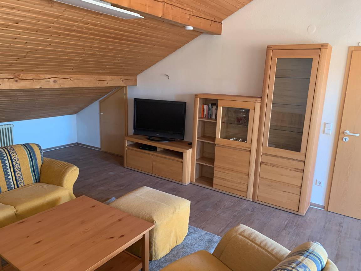 67 M² Ferienwohnung ∙ 2 Schlafzimmer ∙ 4 Gäste - Pfullendorf