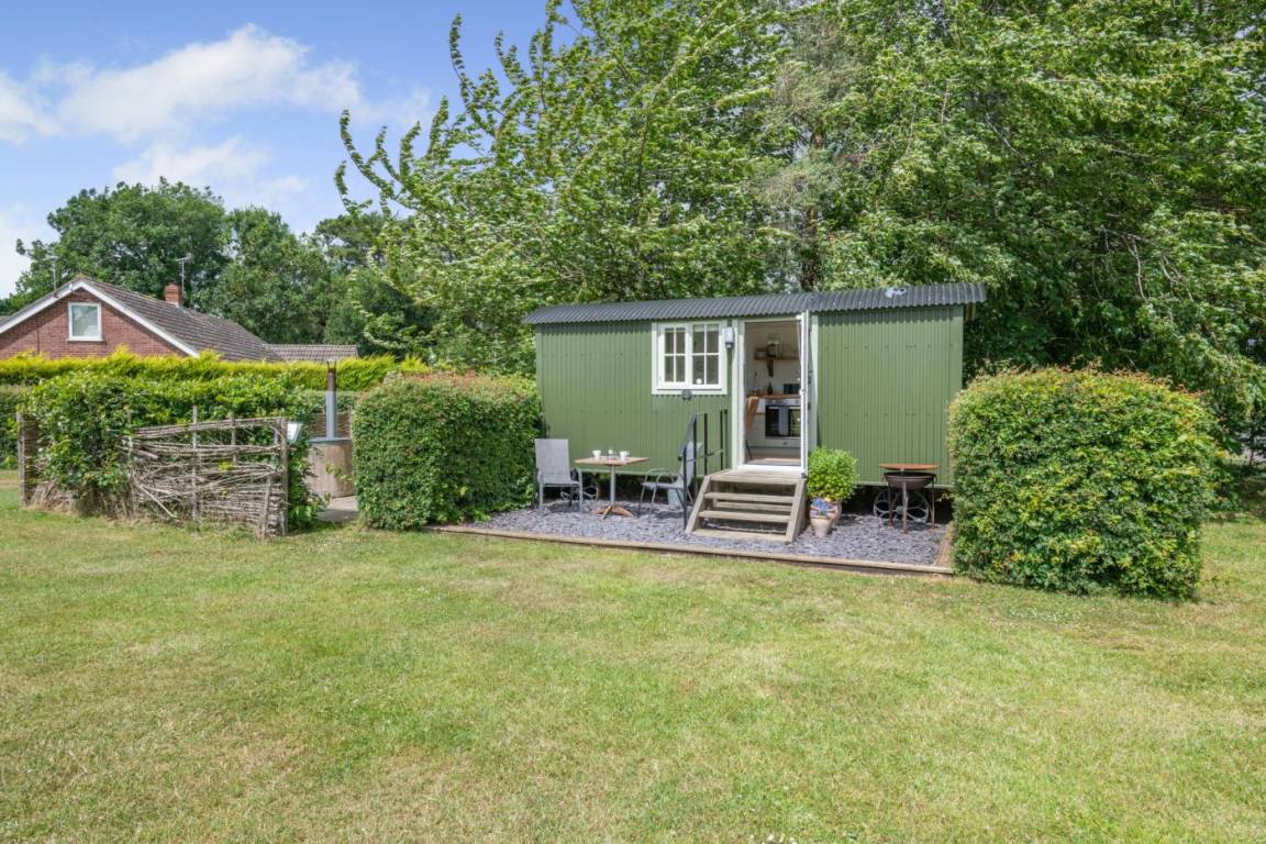 Cottage ∙ 1 Bedroom ∙ 2 Guests - Beccles