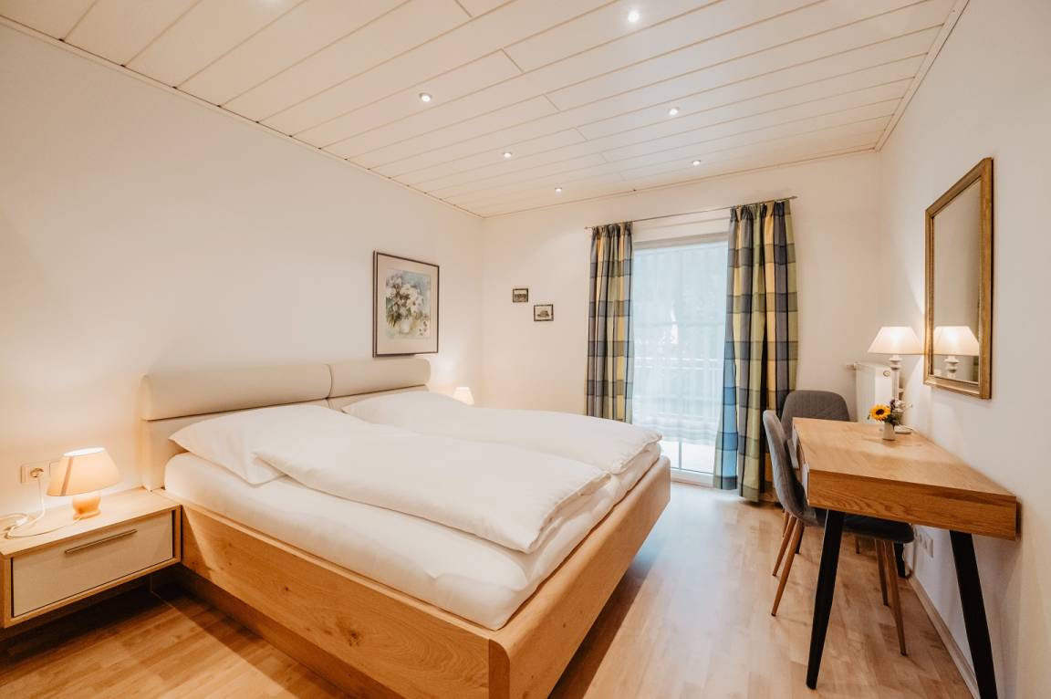 75 M² Ferienwohnung ∙ 2 Schlafzimmer ∙ 5 Gäste - Riedenburg