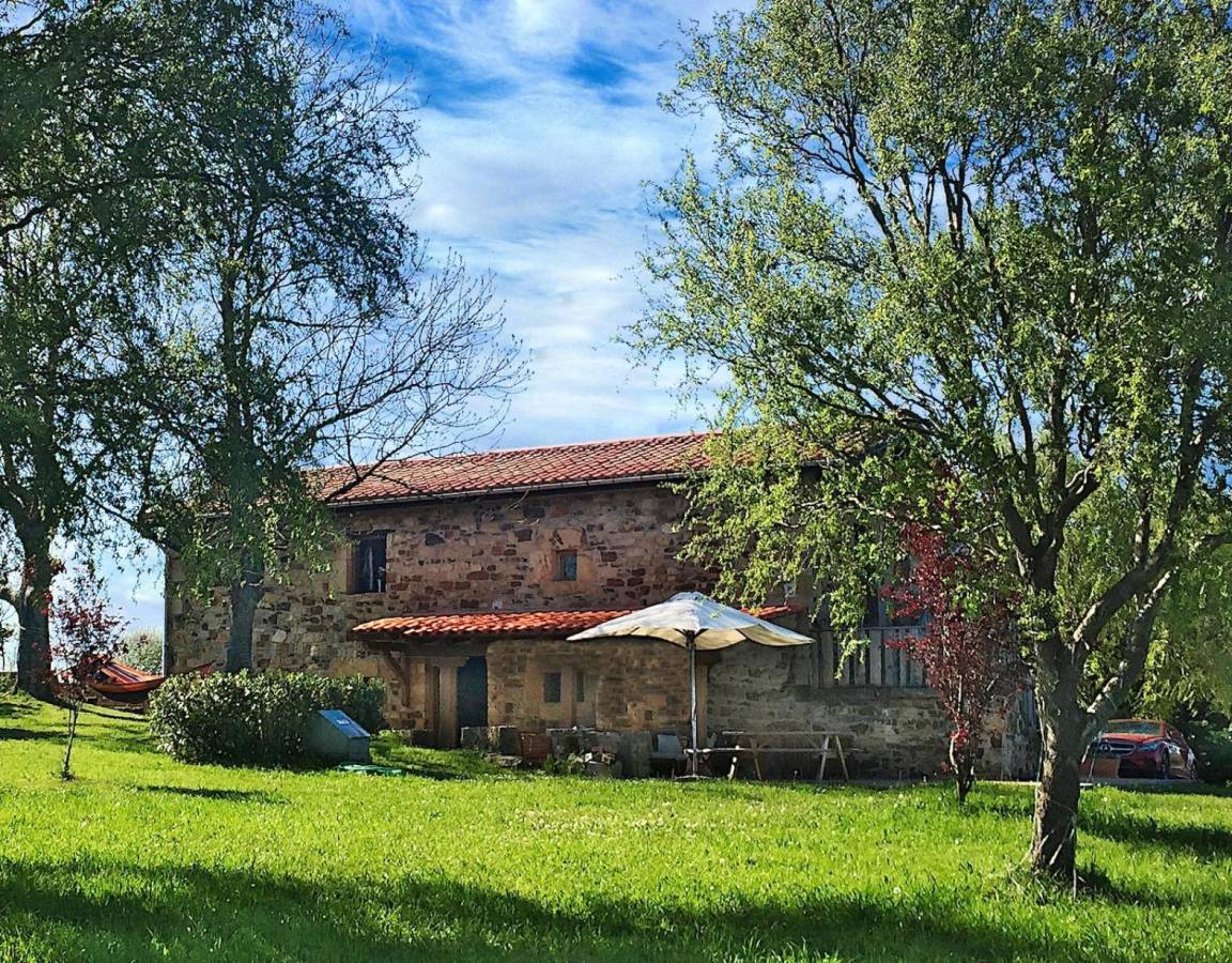 220 M² Maison De Vacances ∙ 4 Chambres ∙ 10 Personnes - Solares