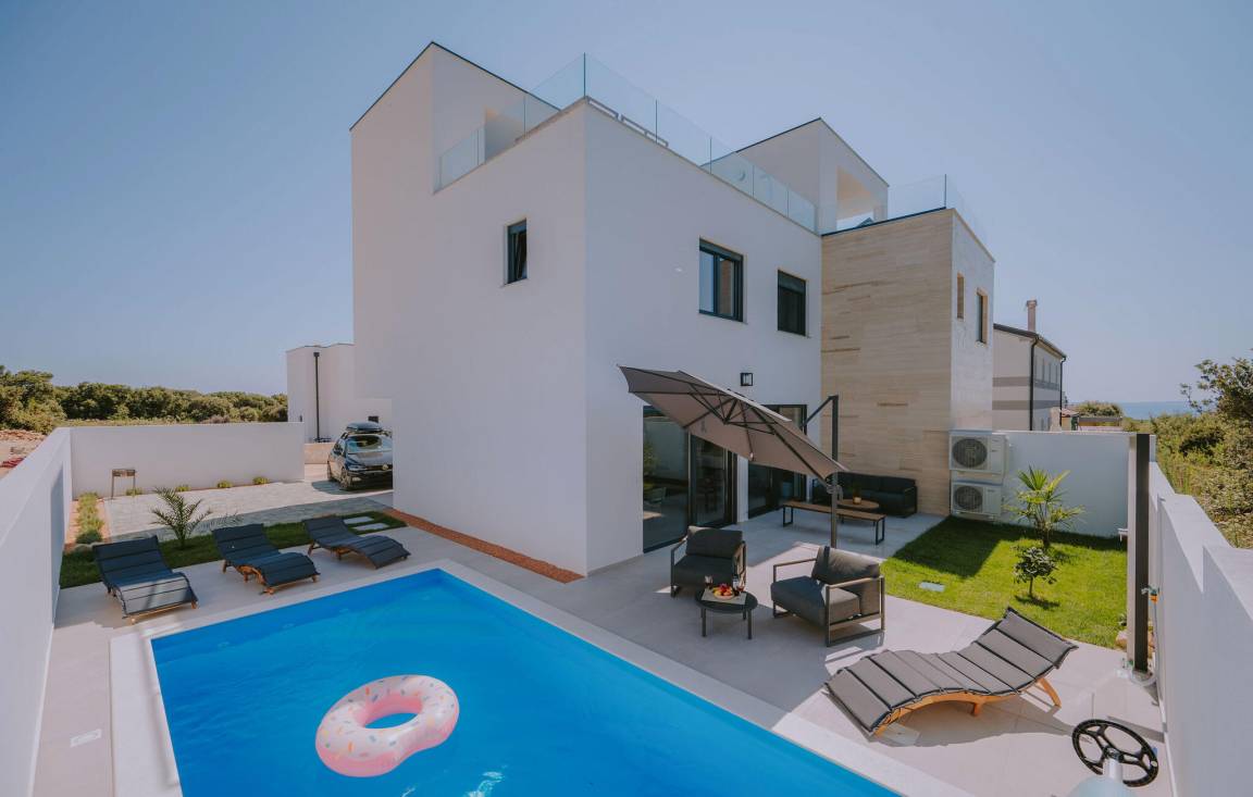 130 M² Ferienhaus ∙ 3 Schlafzimmer ∙ 8 Gäste - Pag