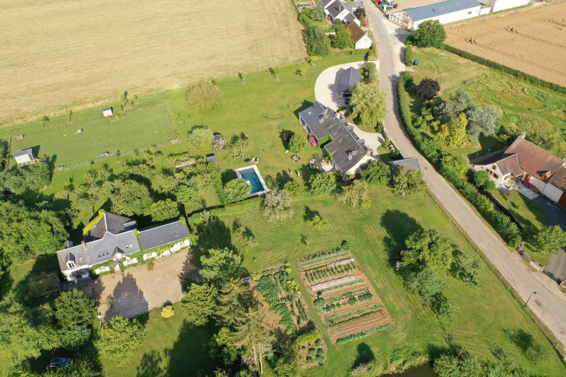 200 M² Maison De Vacances ∙ 4 Chambres ∙ 8 Personnes - Châteaudun