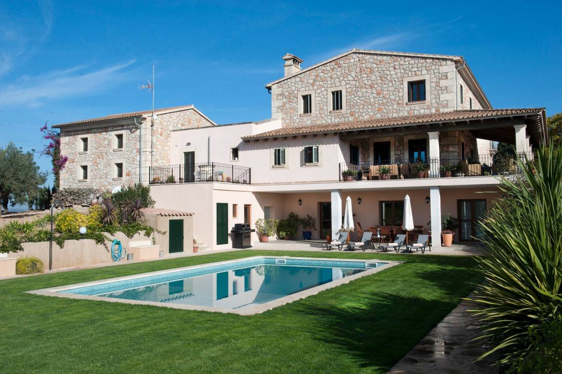 Villa ∙ 6 Bedrooms ∙ 12 Guests - Manacor