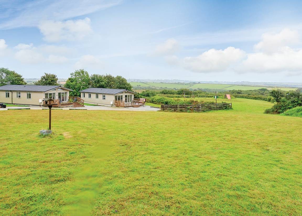 Chalet ∙ 3 Bedrooms ∙ 6 Guests - Pool