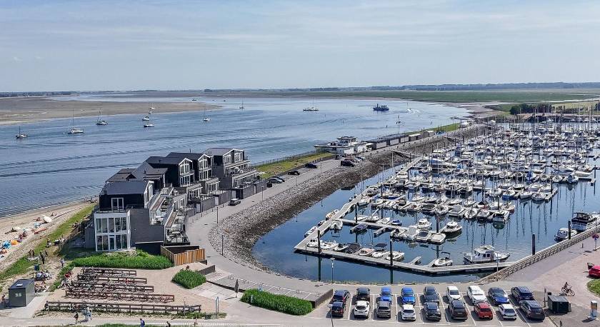 64 M² House ∙ 2 Bedrooms ∙ 4 Guests - Bergen op Zoom