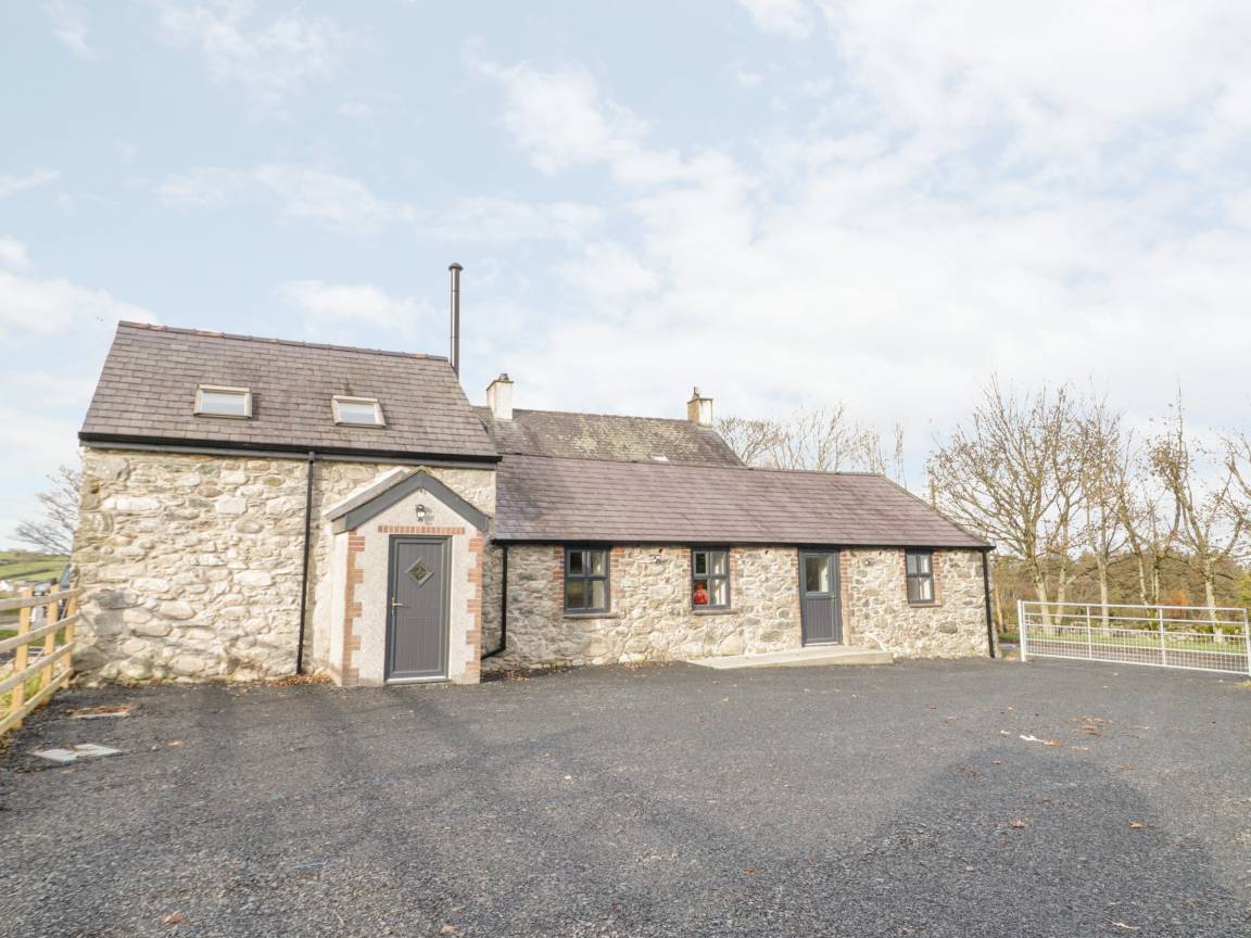 Cottage ∙ 2 Bedrooms ∙ 4 Guests - Bangor