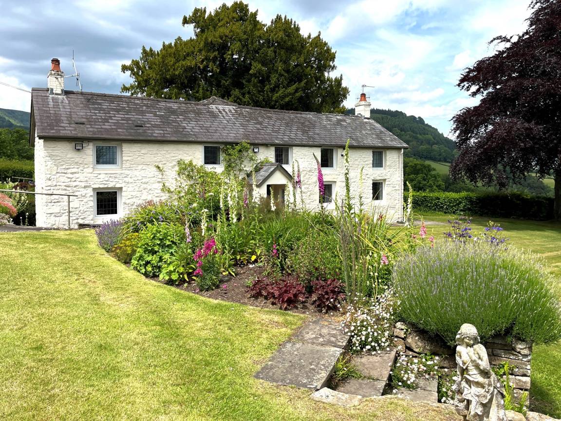 Cottage ∙ 3 Bedrooms ∙ 6 Guests - Abergavenny
