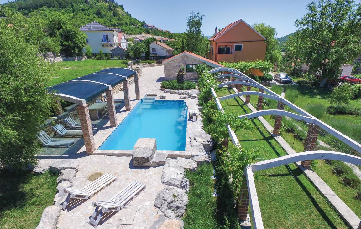 265 M² Maison De Vacances ∙ 4 Chambres ∙ 10 Personnes - Sinj