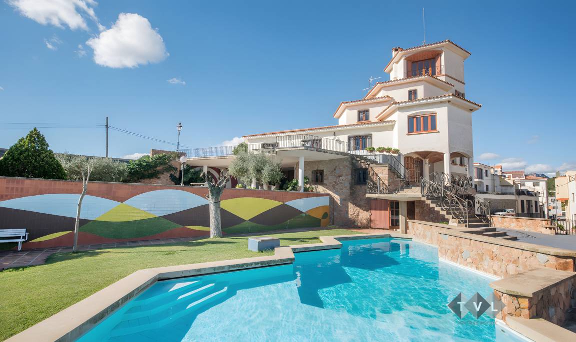 1138 M² Ferienhaus ∙ 9 Schlafzimmer ∙ 20 Gäste - Cambrils