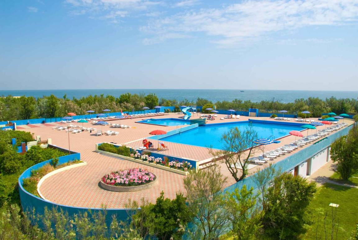 32 M² Caravan ∙ 3 Bedrooms ∙ 7 Guests - Rosolina Mare