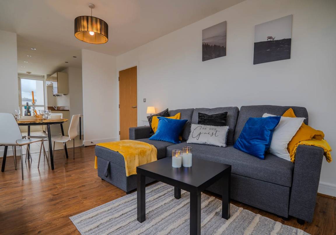 83 M² Appartement ∙ 2 Chambres ∙ 6 Personnes - Epsom
