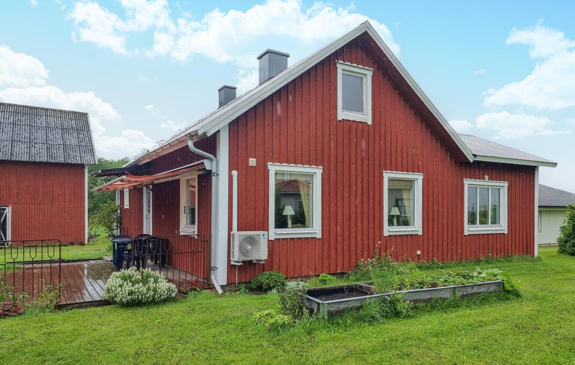75 M² Hus ∙ 2 Sovrum ∙ 5 Gäster - Falköping