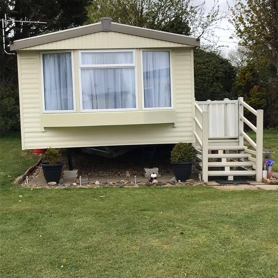 Cabin ∙ 2 Bedrooms ∙ 6 Guests - England