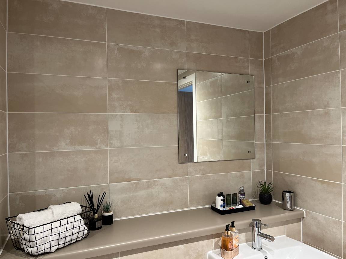 Apartment ∙ 2 Bedrooms ∙ 4 Guests - Bury