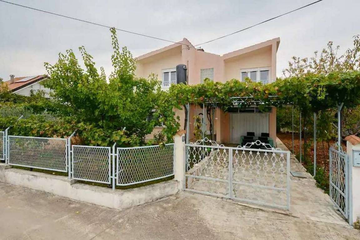 109 M² Ferienhaus ∙ 3 Schlafzimmer ∙ 6 Gäste - Split