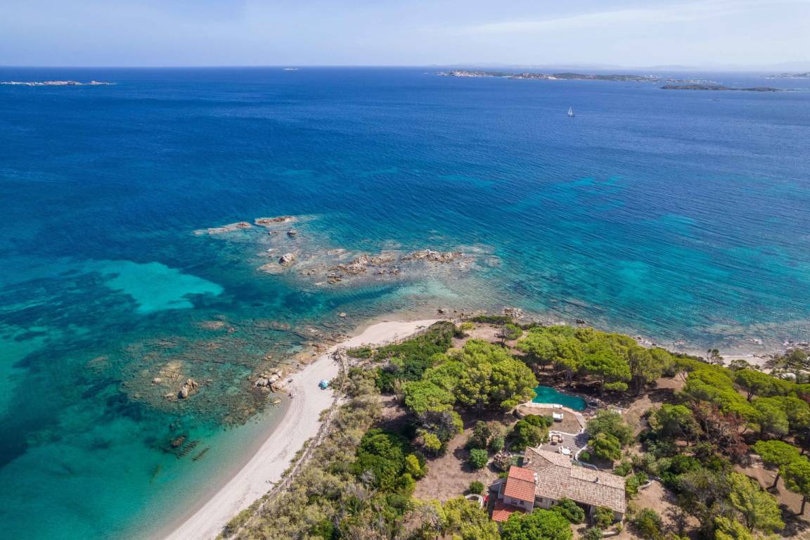 200 M² Villa ∙ 4 Chambres ∙ 8 Personnes - Bonifacio