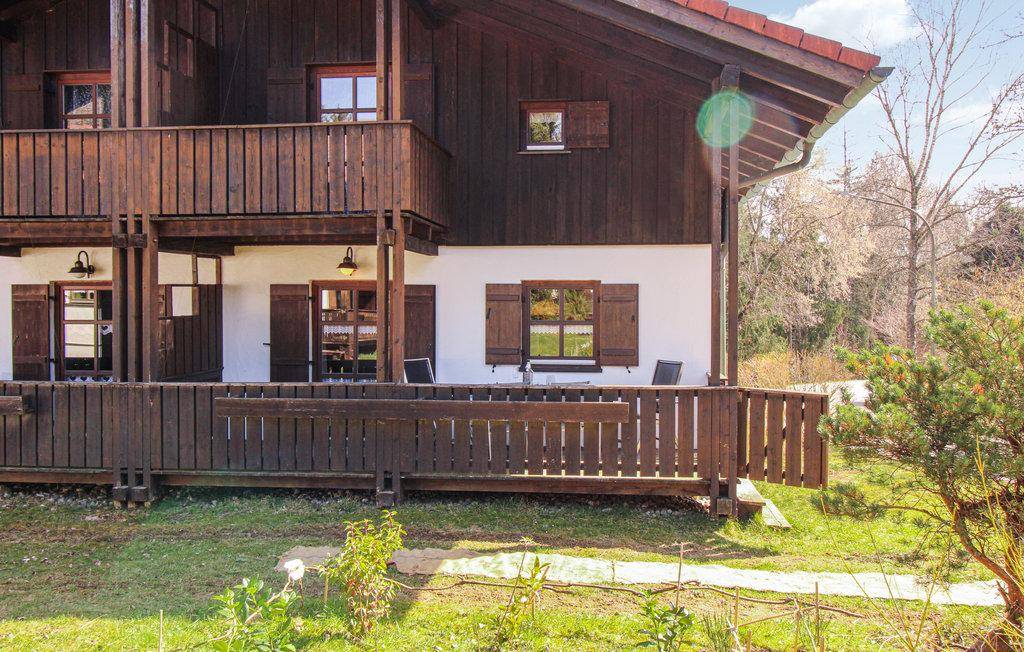 94 M² Ferienhaus ∙ 2 Schlafzimmer ∙ 4 Gäste - Bischofsmais