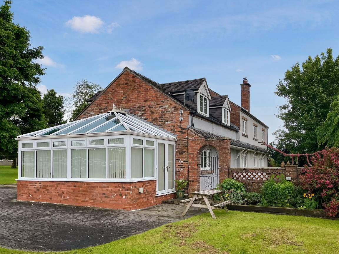 Cottage ∙ 2 Bedrooms ∙ 4 Guests - Rudyard Lake