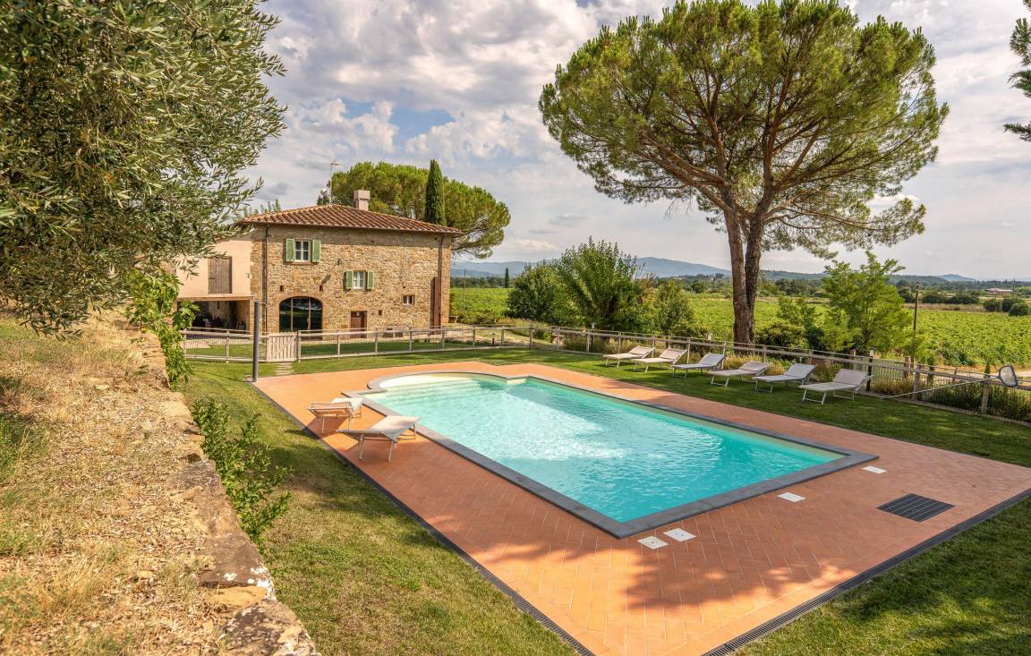 380 M² Ferienhaus ∙ 5 Schlafzimmer ∙ 8 Gäste - Arezzo