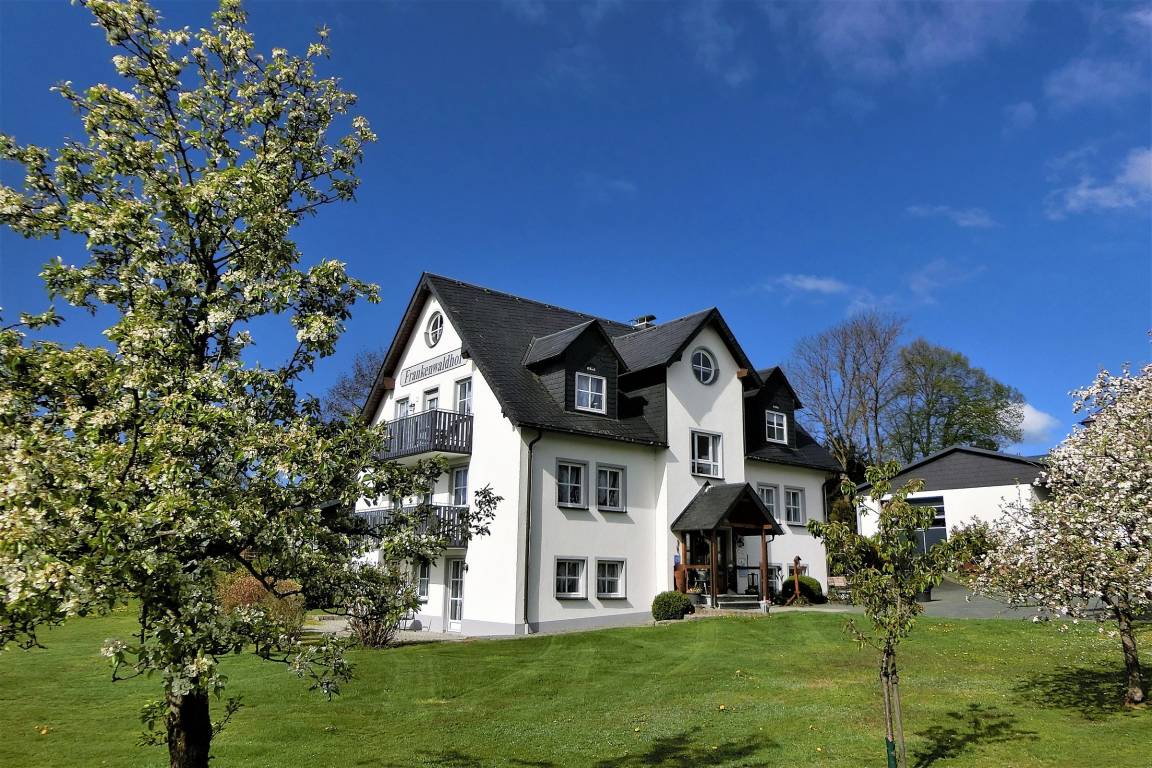 Ferienwohnung ∙ 2 Schlafzimmer ∙ 5 Gäste - Bad Steben