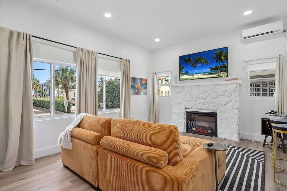 Apartment ∙ 1 Bedroom ∙ 4 Guests - Hollywood Beach, Hollywood